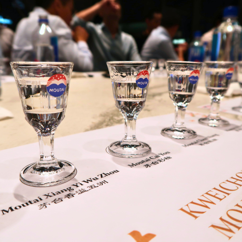How Does Rare Moutai Taste Like? $500 vs $1000 vs $2000 Moutai Taste T ...